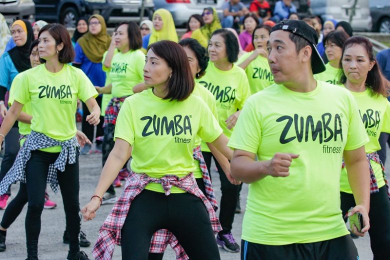 16 Manfaat Zumba untuk Kesehatan Tubuh hingga Usir Stress - Qoala Indonesia