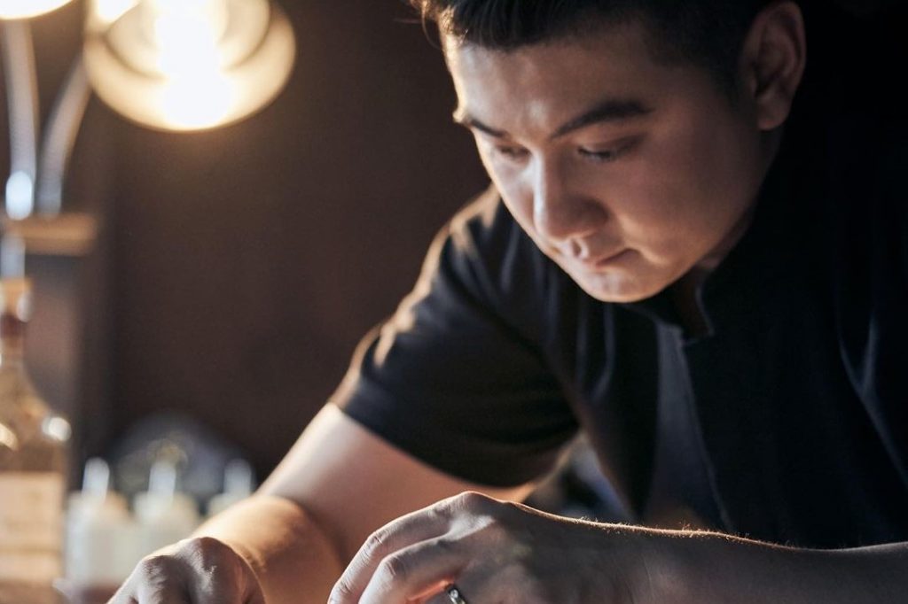 Chef Arnold Poernomo: Profil, Biografi, Fakta Terkini - Qoala Indonesia