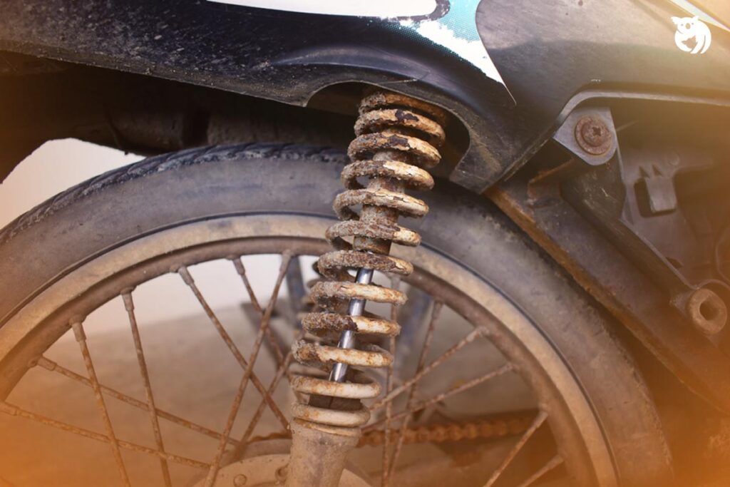 11 Cara Menghilangkan Karat pada Besi Motor, Mudah! - Qoala Indonesia