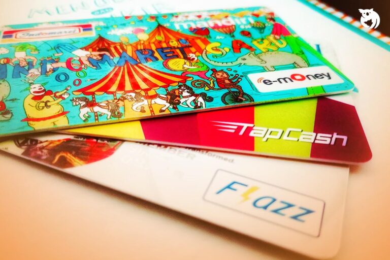 Ketahui Tata Cara Top Up Flazz BCA Berikut Ini, Yuk! - Qoala Indonesia