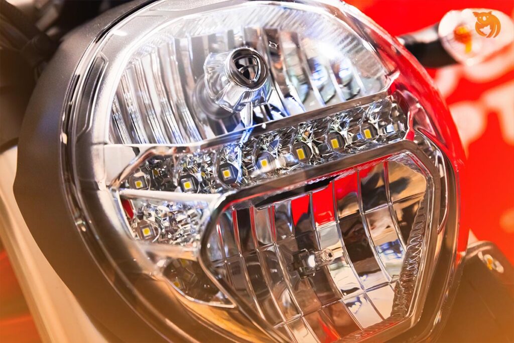 Lampu LED Motor Terbaik: Pertimbangan hingga Merk - Qoala Indonesia