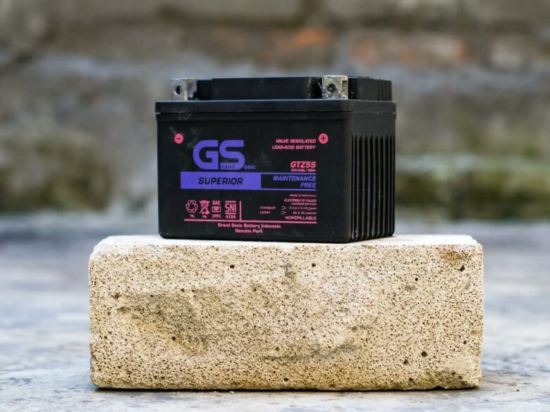 Rekomendasi Aki Motor Terbaik serta Tips Memilihnya - Qoala Indonesia