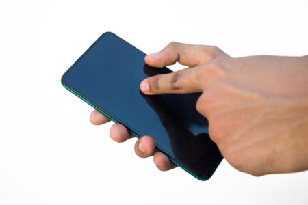 6 Penyebab Layar HP Tidak Bisa Disentuh dan Cara Mengatasinya