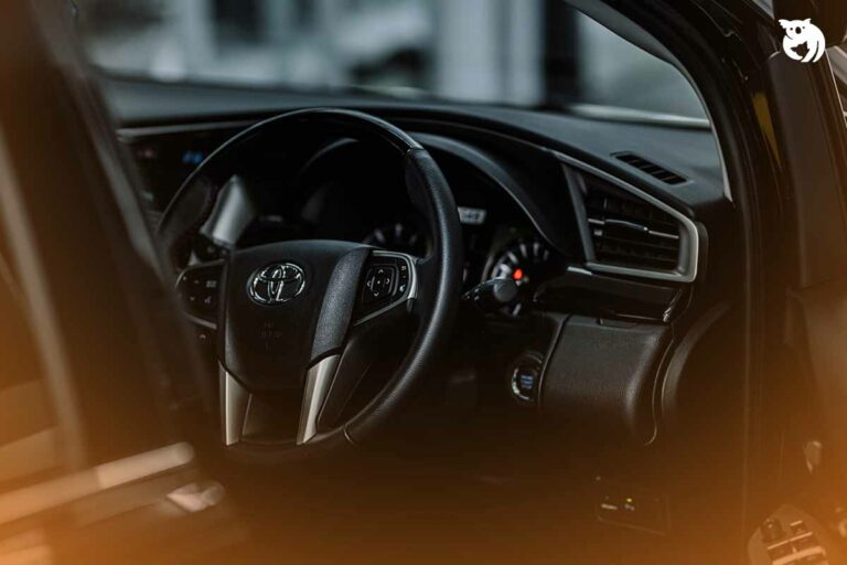 Jenis Mobil Toyota: MPV, SUV, Hatchback, Sedan, & Sports - Qoala Indonesia