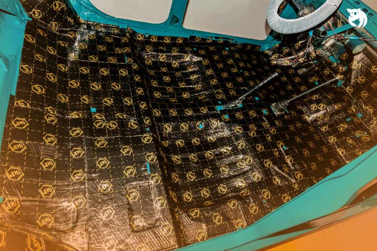 Rekomendasi Peredam Mobil Terbaik dan Cara Pasangnya