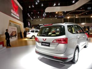 10 Rekomendasi Mobil Sunroof beserta Harga & Kelebihannya