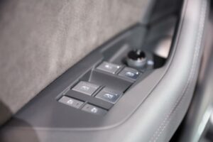 Cara Pasang Central Lock Mobil, Lengkap dengan Harganya