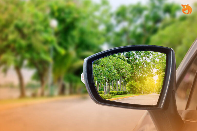 Cara Mengatur Kaca Spion Mobil agar Aman Berkendara